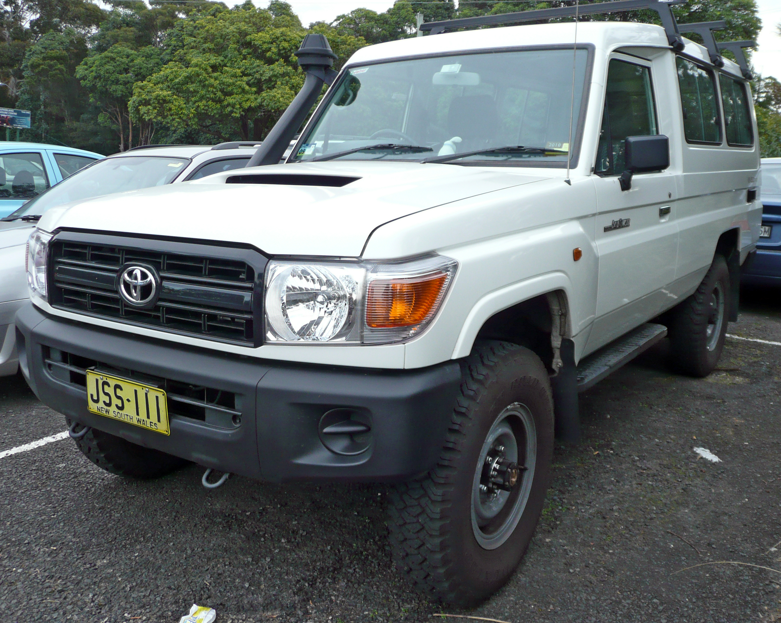 Toyota Land Cruiser technical specifications and fuel economy